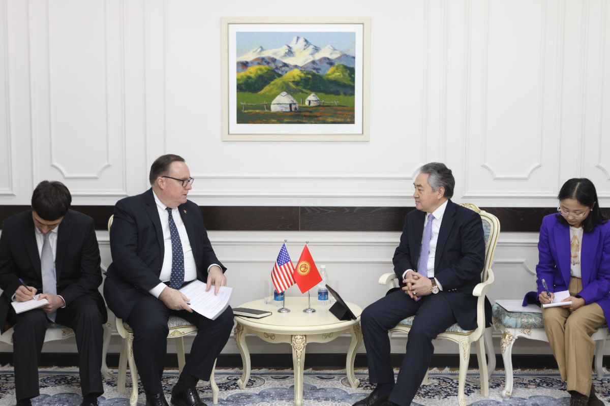 Foreign Minister of Kyrgyzstan meets with U.S. Ambassador Lesslie ...