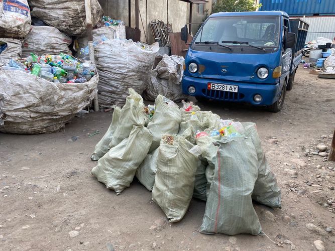 Volunteers collect 49 bags of garbage in Alamedin gorge - | 24.KG